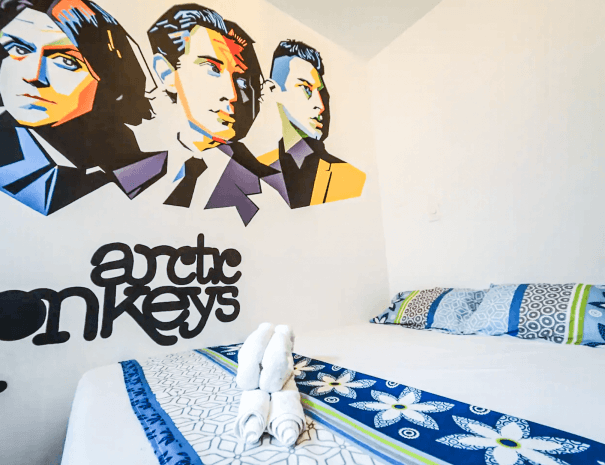 Arctic Monkeys - Casa Clandestina